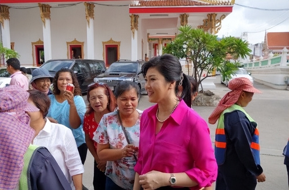 55-year-old Yingluck is very lucky: her boyfriend will never leave her ...