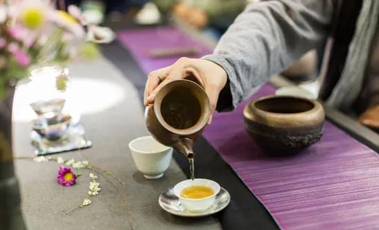 drinking tea alone, what is not tea, what is drinking - iMedia