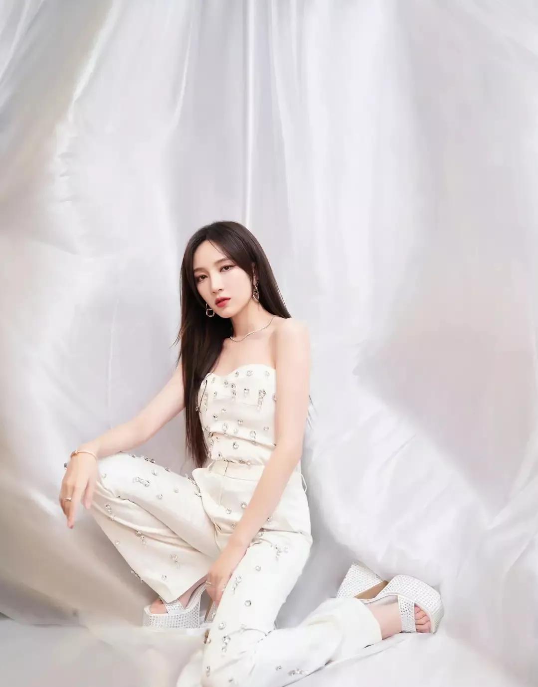 Celebrity Pretty Woman: Meng Jia! - iMedia