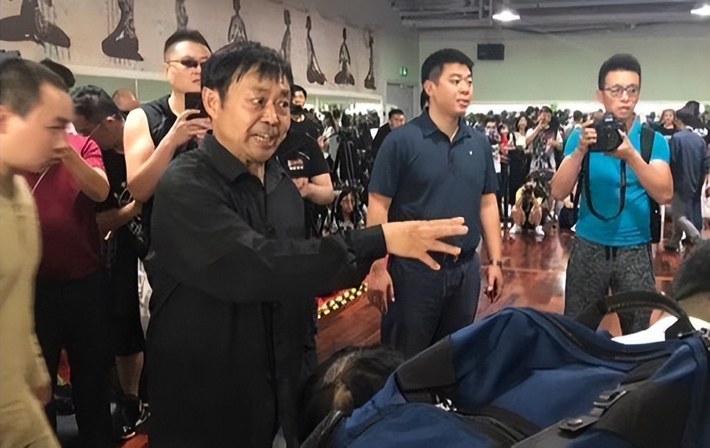 Ma Baoguo taught Tai Chi to his son and apprentice to receive hair. The ...