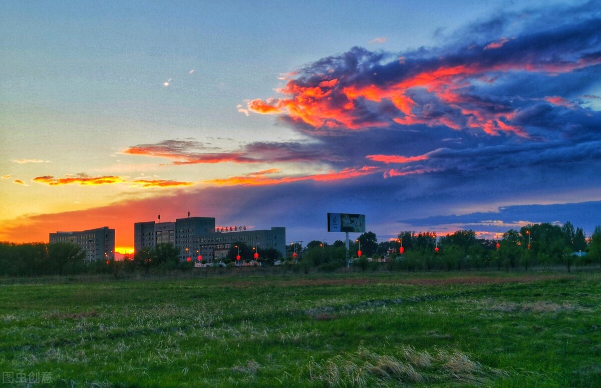 Anthology of Li Wanchun's Poems: The Scenery of Yu Ji in the Twilight ...