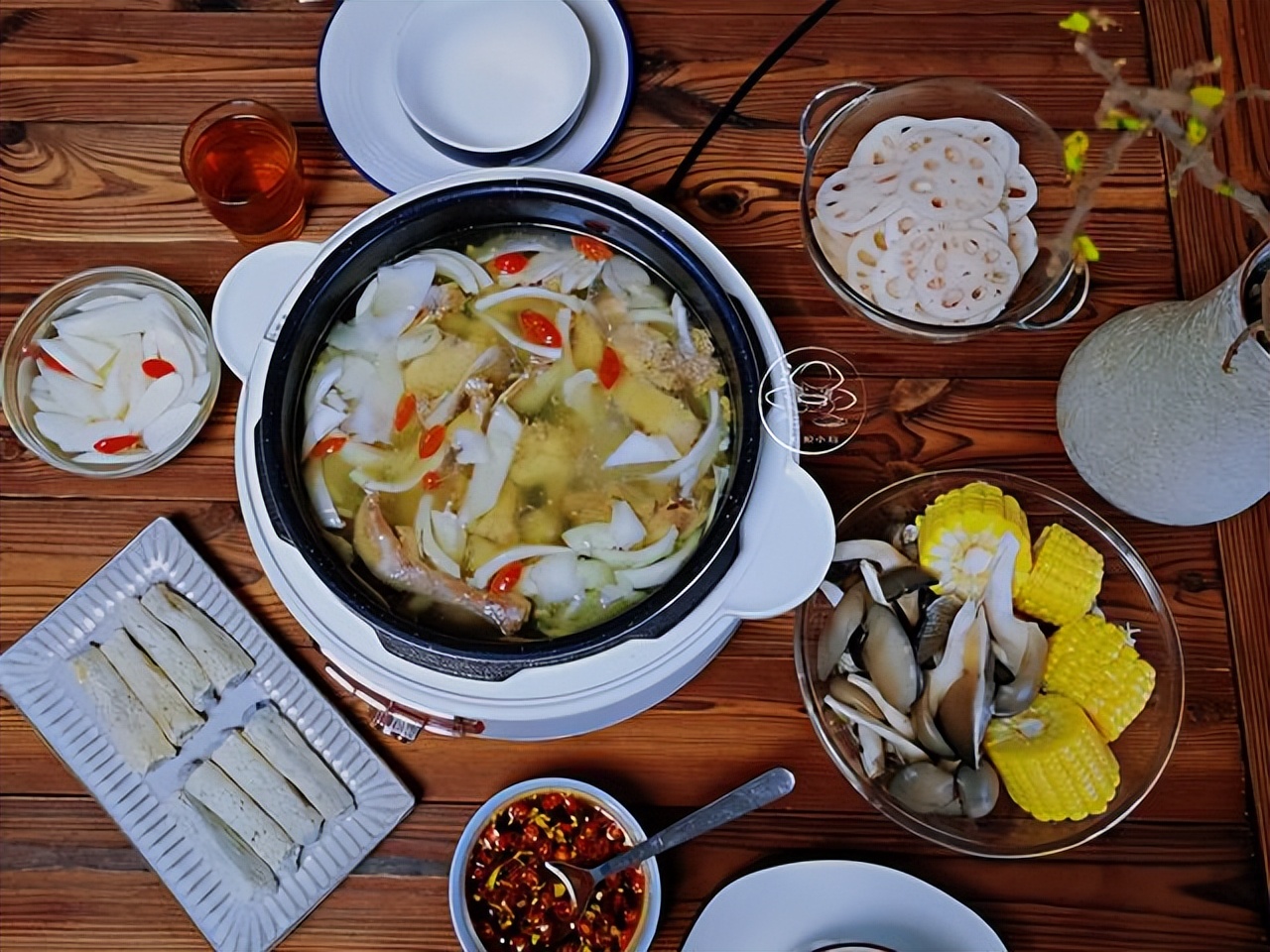 The child bought Wenchang chicken and coconut. The coconut chicken hot ...