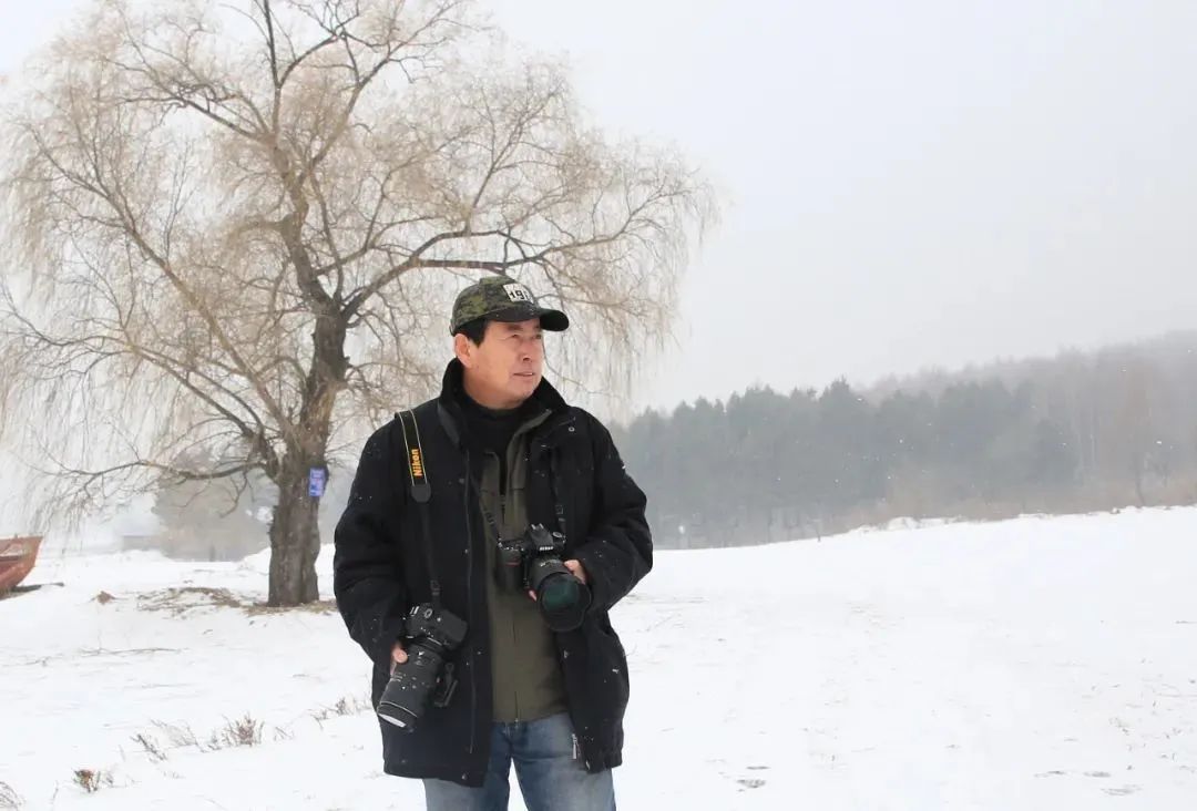 Zhang Yanjun's "Night Scenery on the Overpass Across the Street" - iNEWS