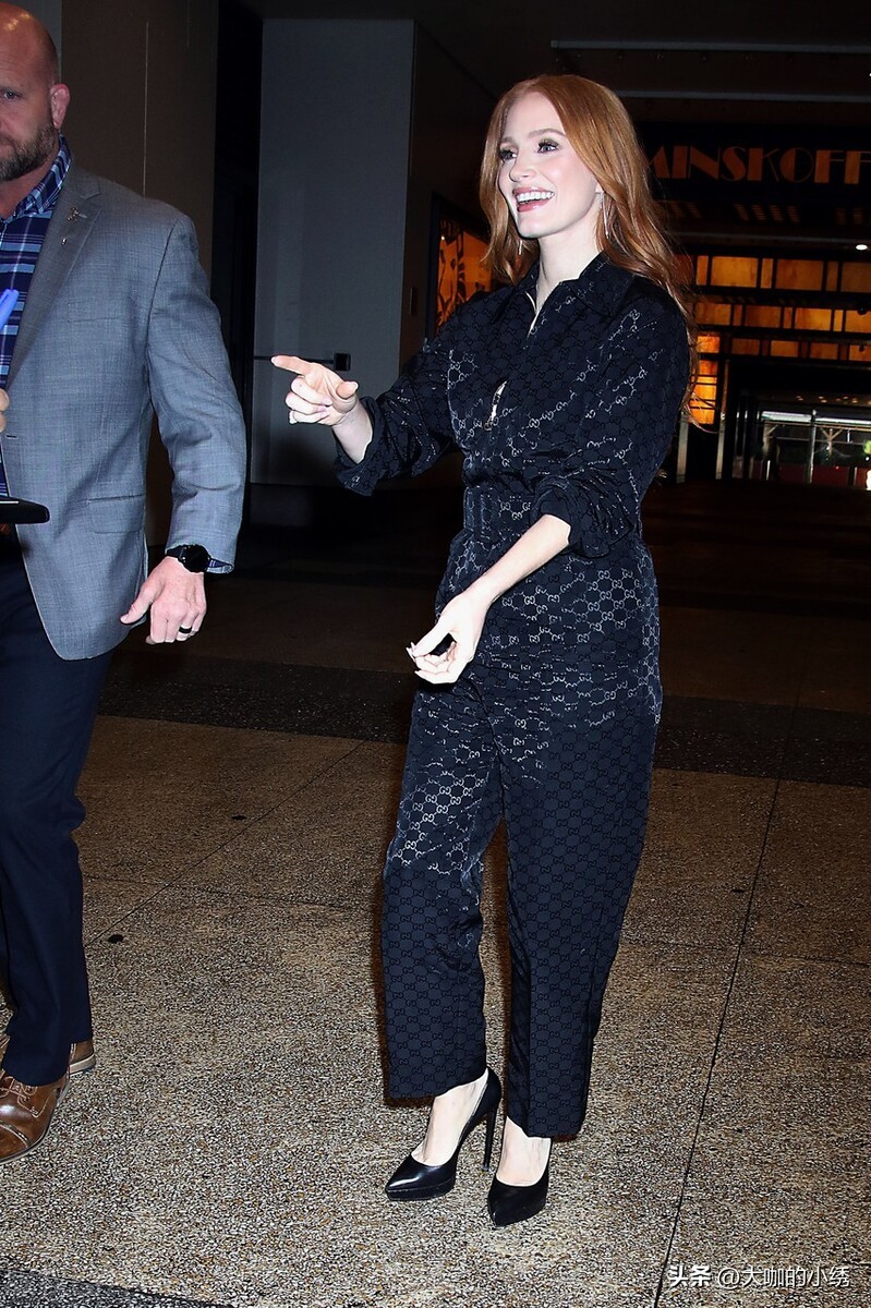 "Model worker" Jessica Chastain appeared on the streets of New York ...