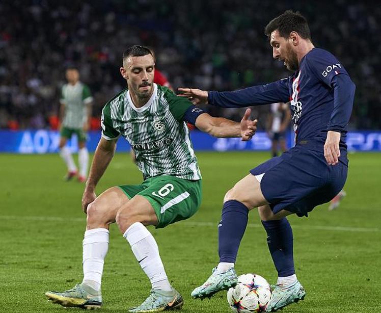 Watch Messi excel in slow motion!With a flick of the left foot, the ...