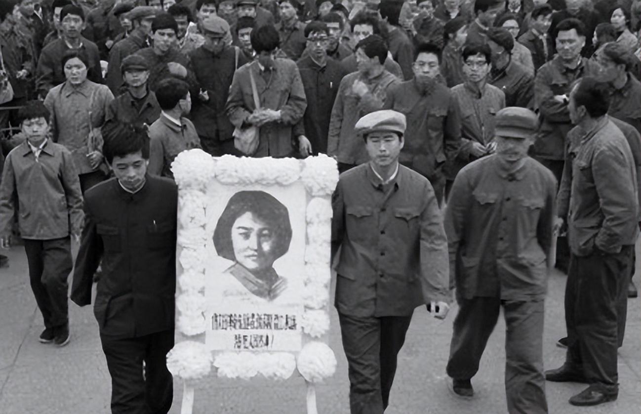 In 1968, Lin Zhao, a talented girl from Peking University, was ...