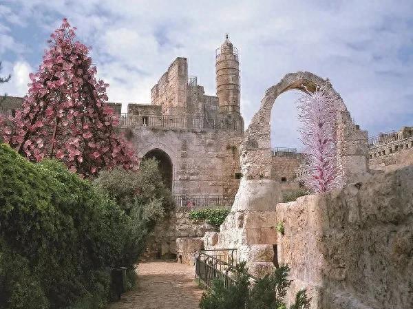 The iconic Palestinian building "Jerusalem Towers" was reduced to ...