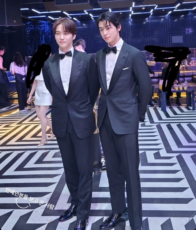 After "Transfer Love 2" became popular, Zheng Xiankui took a photo with Cha Eunyou, and the ...