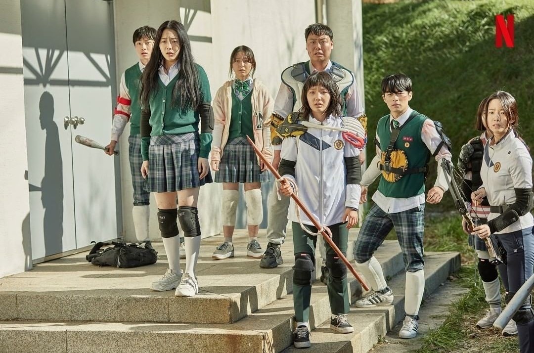 Netflix's original Korean drama "Zombie Campus" caused controversy, and ...