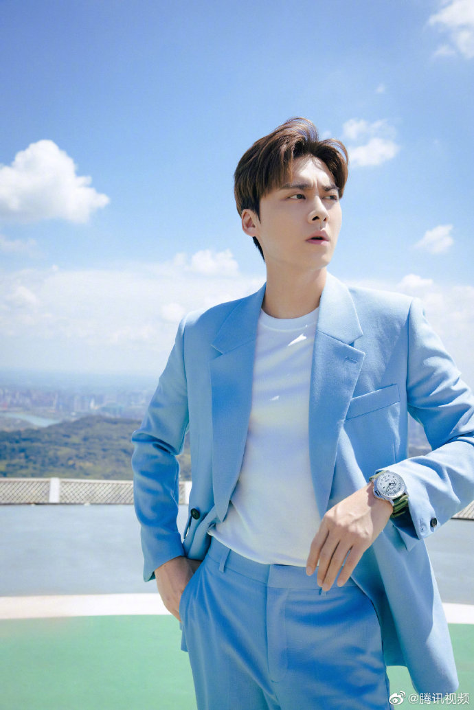 8.10 Picture: Li Yifeng, Yang Yang, Xue Kaiqi, Chen Weiting, Han ...