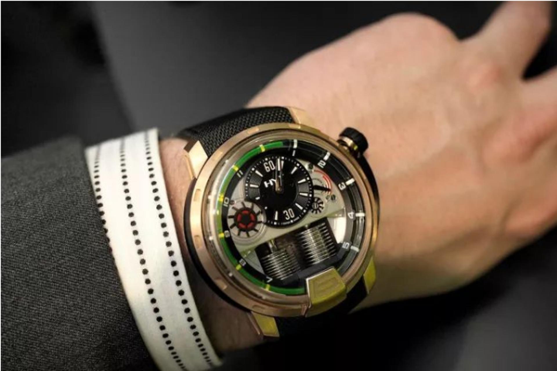 The craziest liquid watch in Switzerland, after thousands of trials in ...