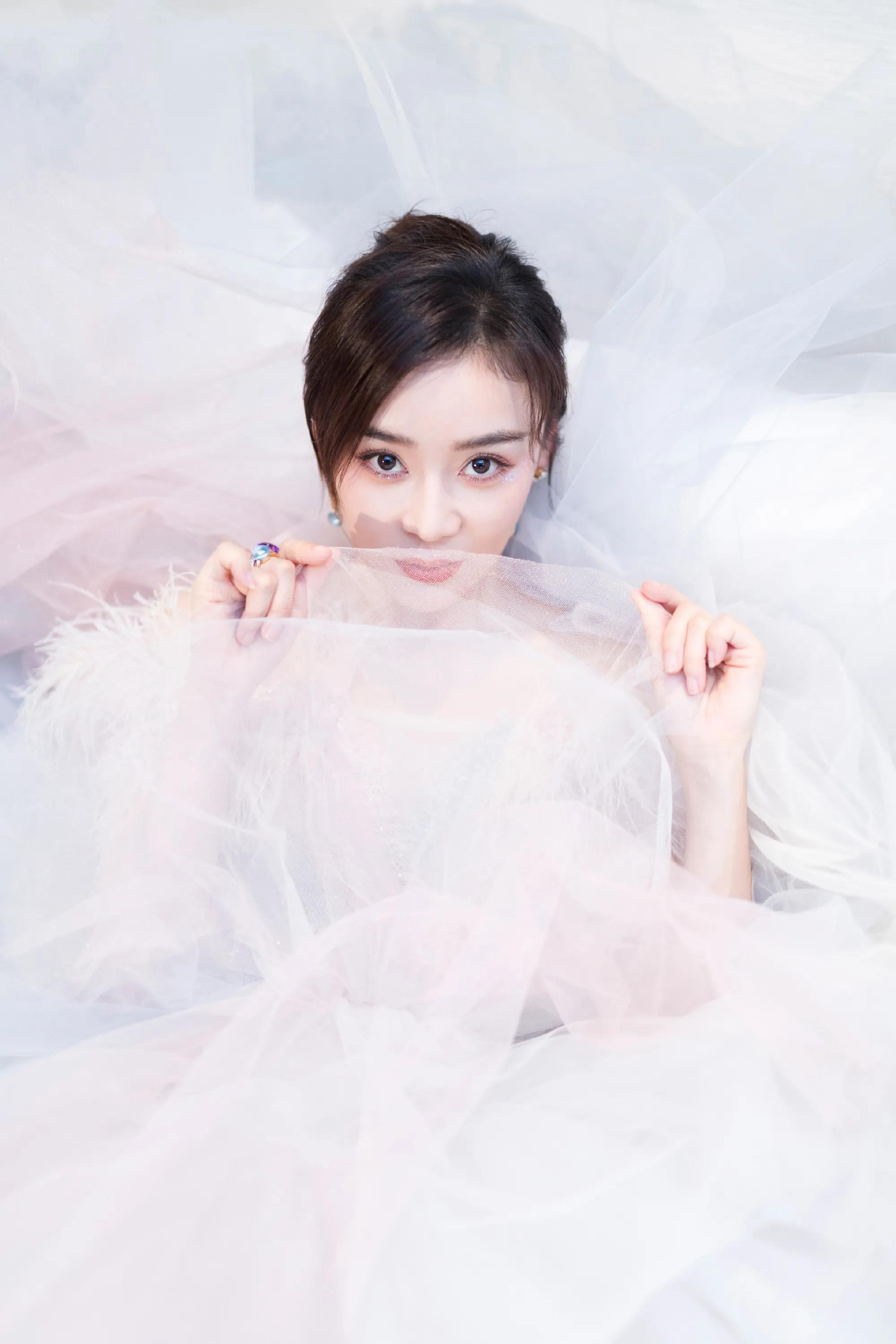 Yuan Shanshan's beautiful picture - iNEWS