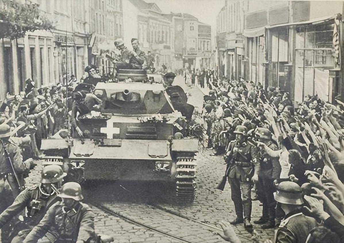 The Fuse of World War II - Germany's Blitz on Poland - iNEWS