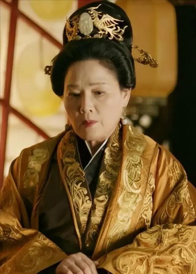 Yang Qing: She is still friends with her ex-husband and lives alone ...