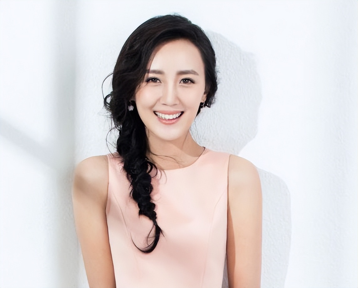 The father-in-law is Zhang Fengyi, and the mother-in-law is Lu Liping ...