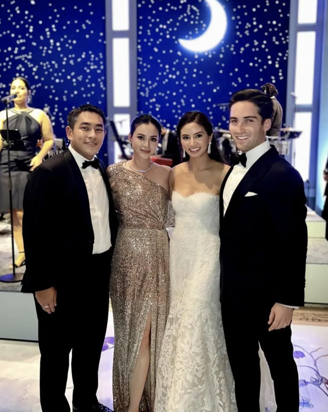 The Chinese daughter-in-law of the Estée Lauder family is pregnant. She ...