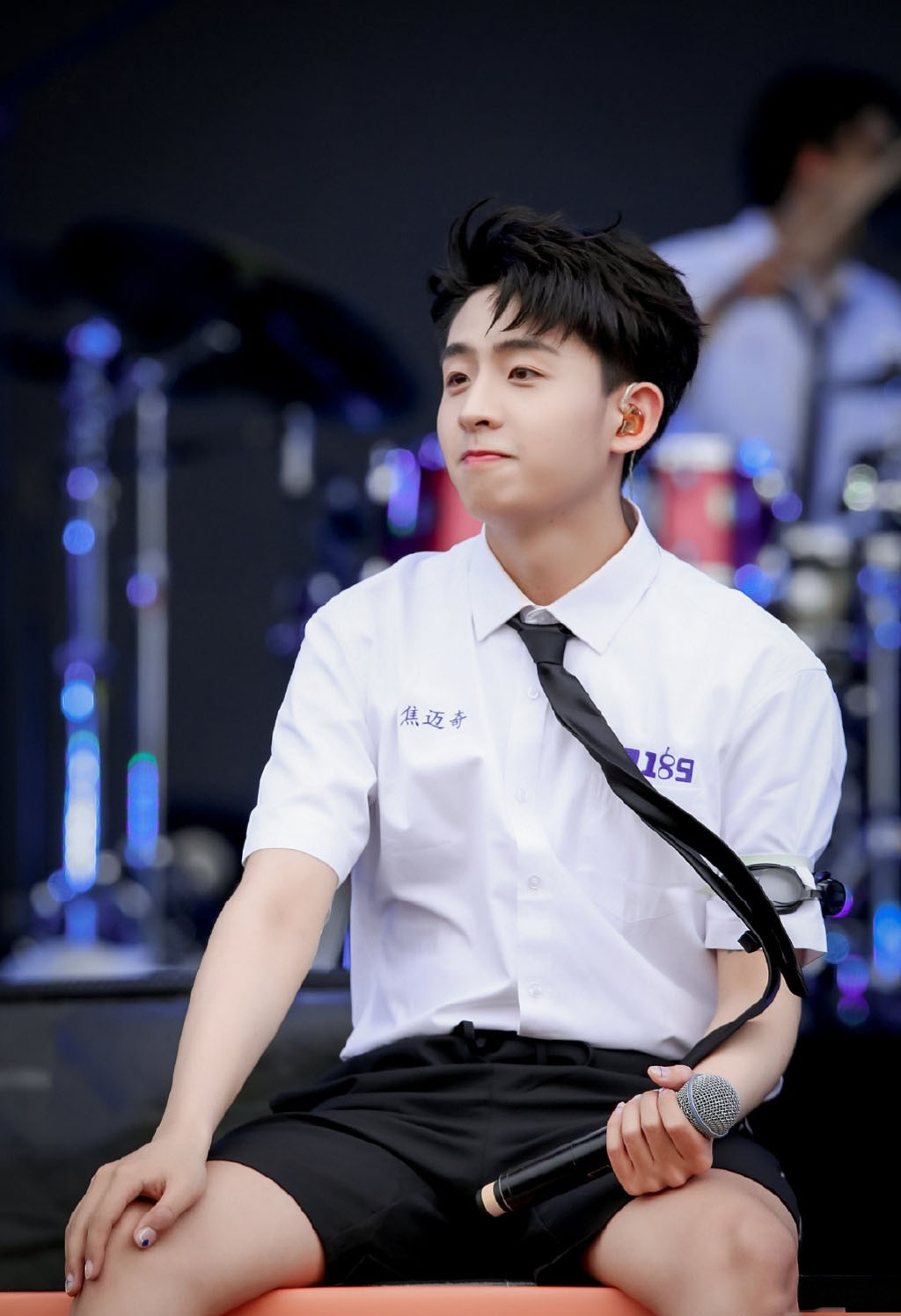 Jiao Maiqi: a singer who can feel the summer breeze, the waves and the ...