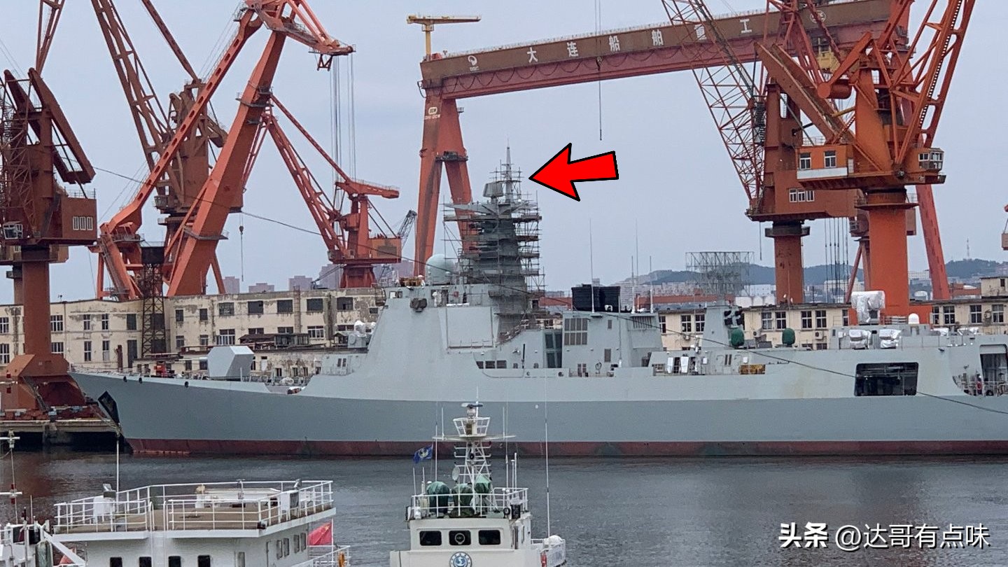 第29艘052D驅逐艦下水，新的快速反應雷達是最大亮點 - 頭條匯