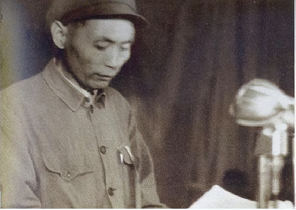 When he was a division commander, Chen Geng was the battalion commander ...