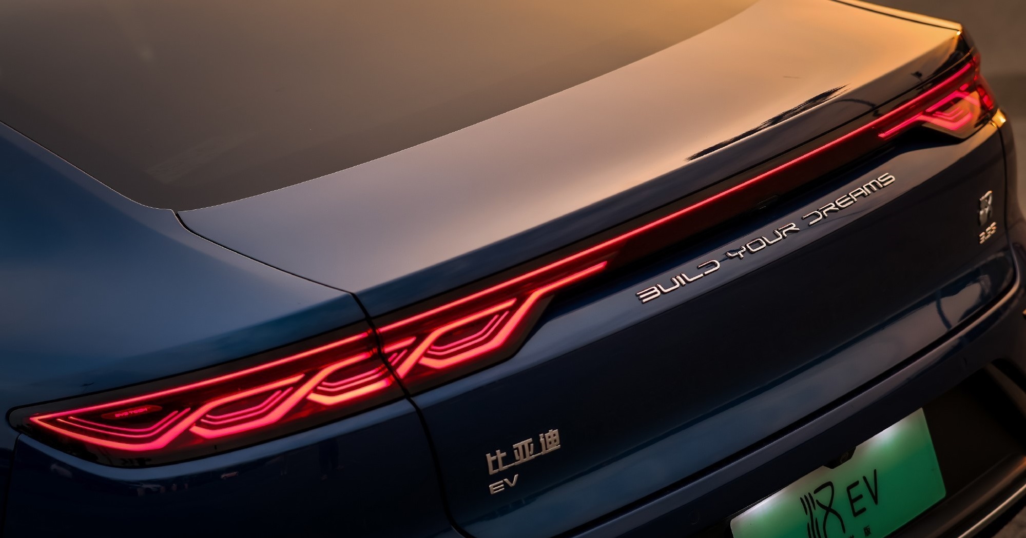 Flagship Strength The first domestic high-end model with monthly sales ...