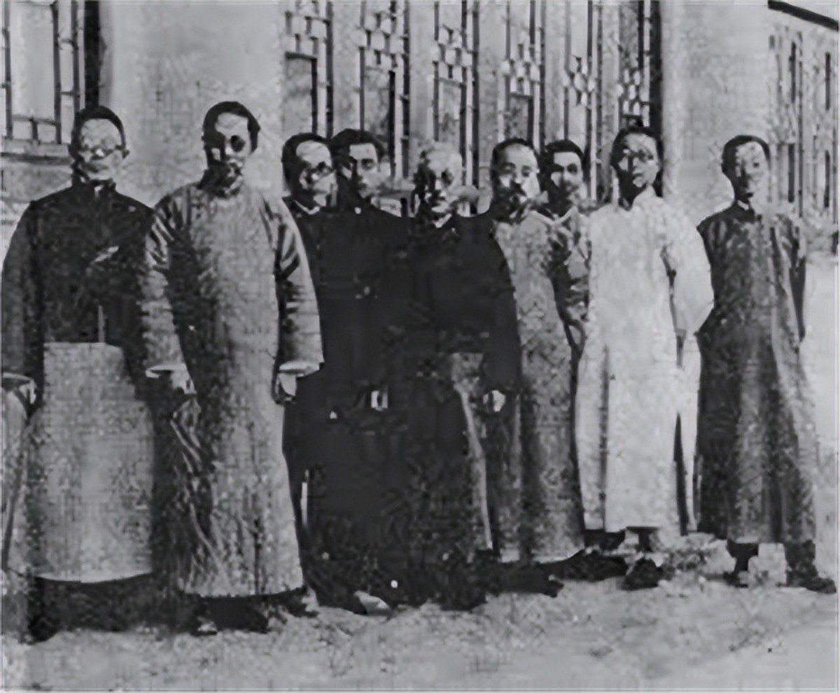 Feng Youlan sent a letter to Mao Zedong to reform his mind, and Mao ...