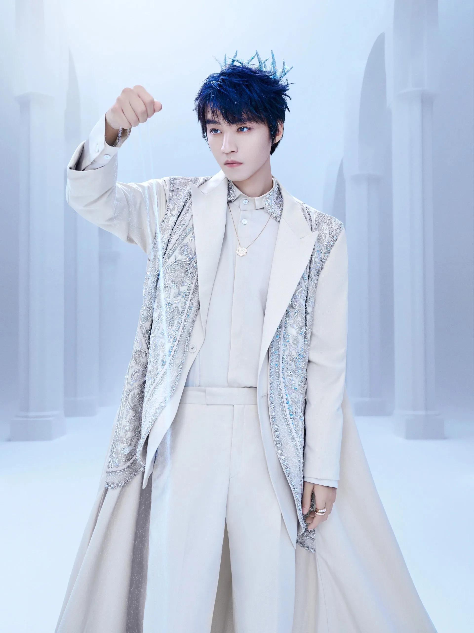 TFBOYS 10th Anniversary Concert: The galaxy is shining brightly, and ...