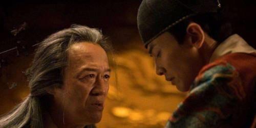 A heavy rain broke out of Wei Zhongxian's tomb in Beijing, and the ...