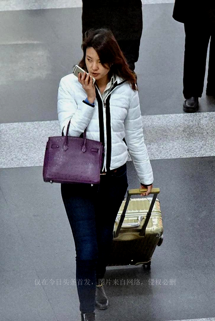 Liu Fangfei, who wears the most ordinary down jacket but is more ...