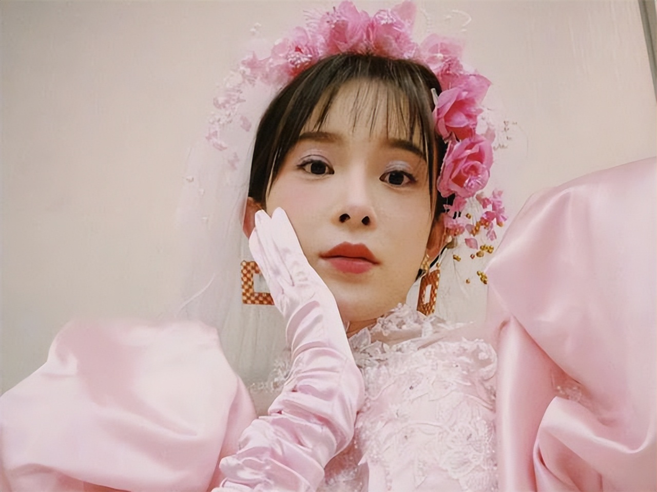 Zhao Yingzi posted photos to cheer her sisters on, and the photo with ...