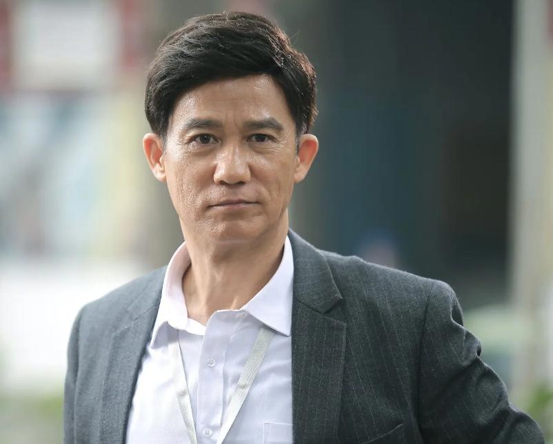 The gold-medal villain Li Zixiong married a 23-year-old wife and became ...