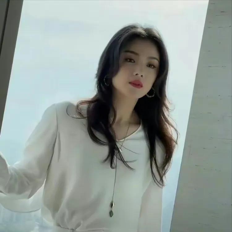 The 44-year-old Liu Tao looks rejuvenated, with a sense of technology ...