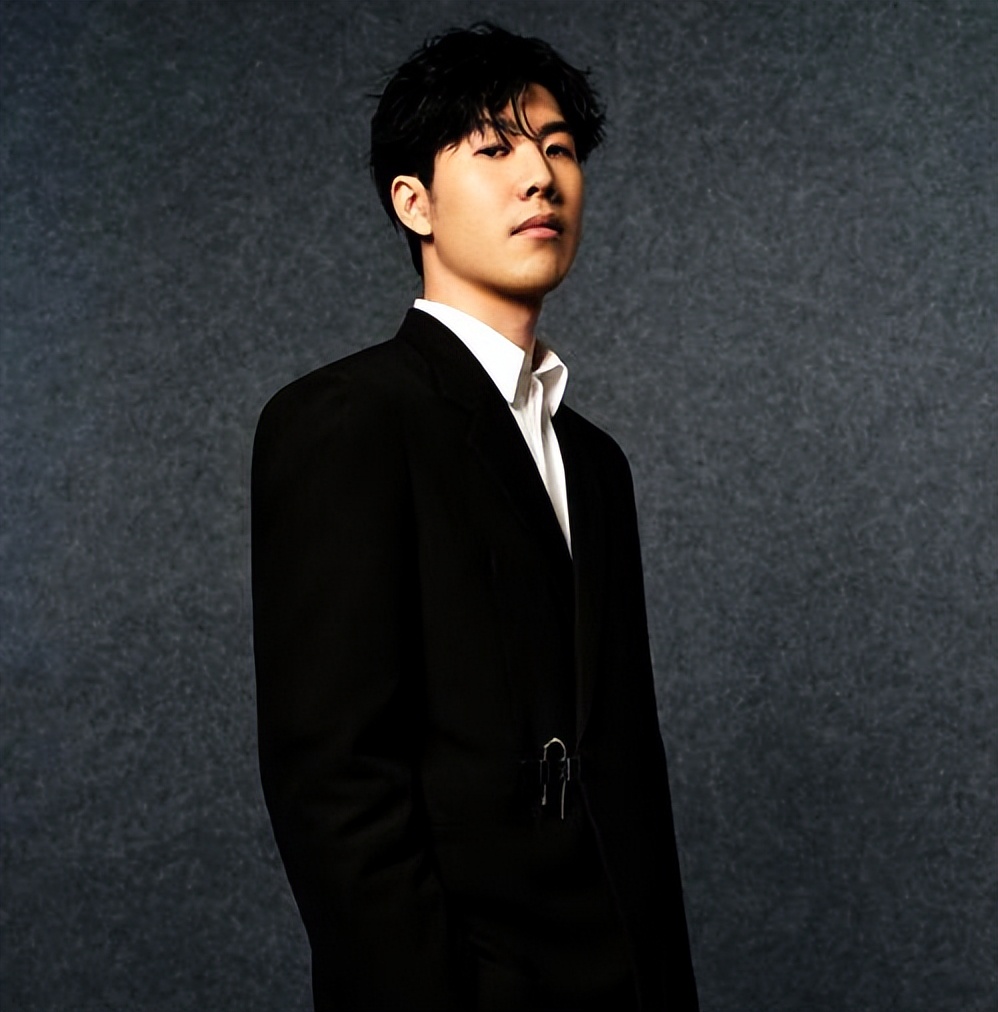 The makeup photos of the top ten LPL players are released, three groups ...