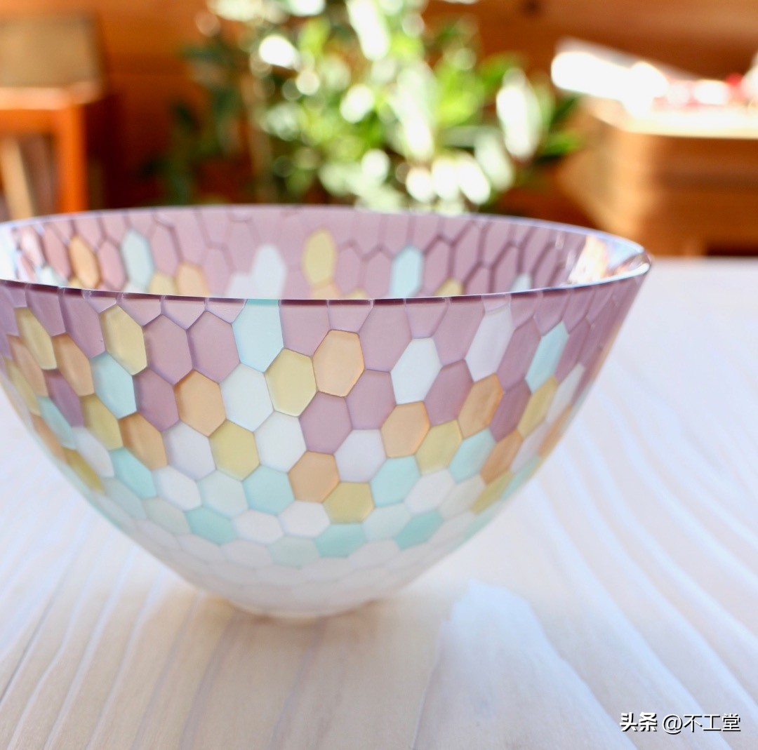 The beauty of Japanese glass - iNEWS