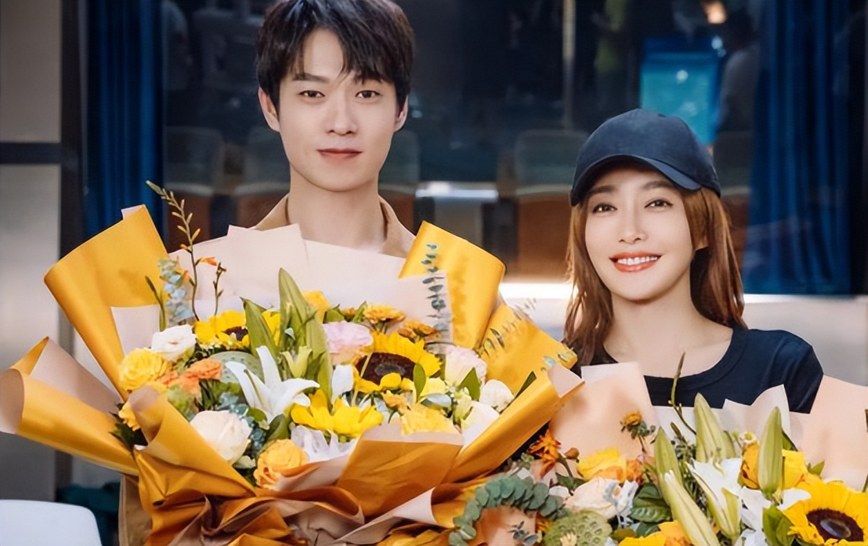 Wei Daxun and Qin Lan have a sweet date! Holding hands home and suspecting cohabitation, the ...