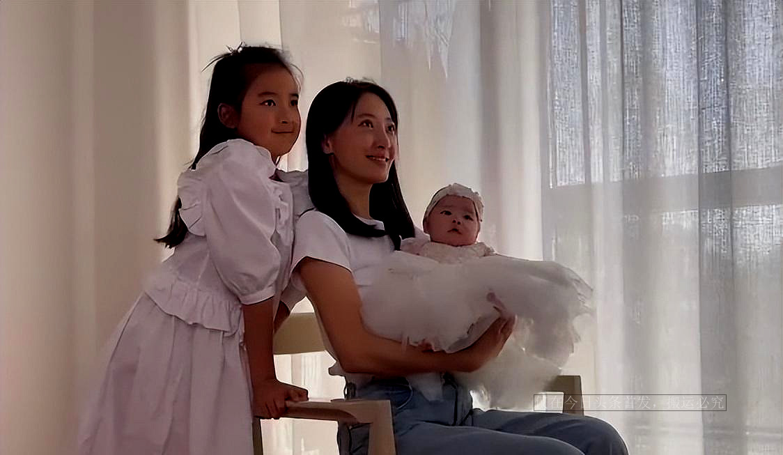 Nie Yuan's wife posted a family portrait, the youngest daughter showed ...