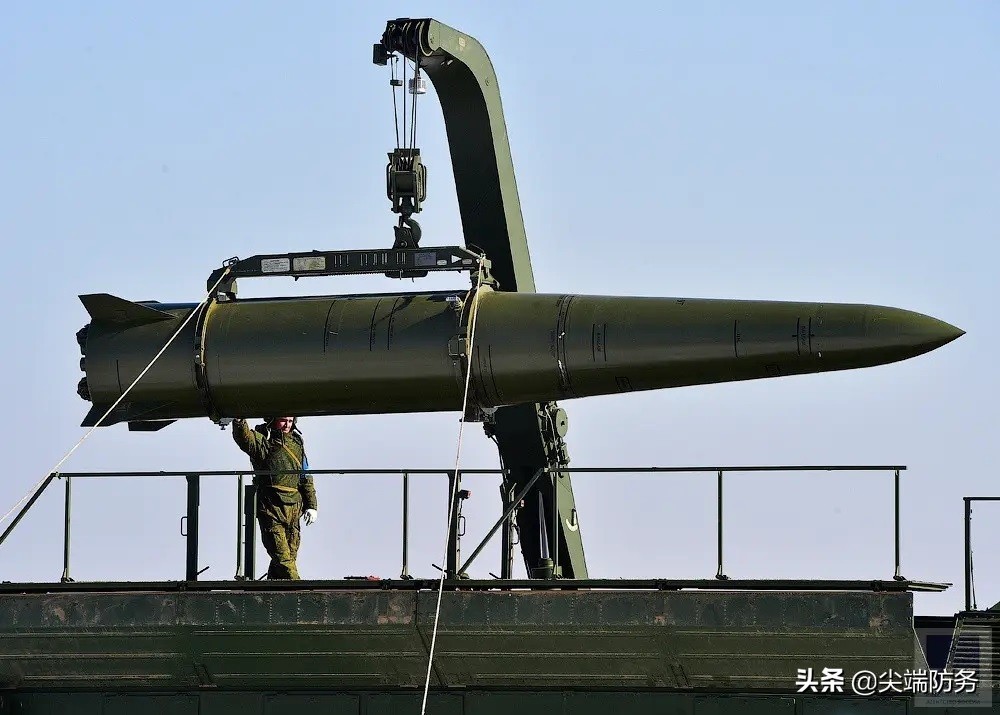 The world's first hypersonic weapon case, the Dagger missile destroys ...