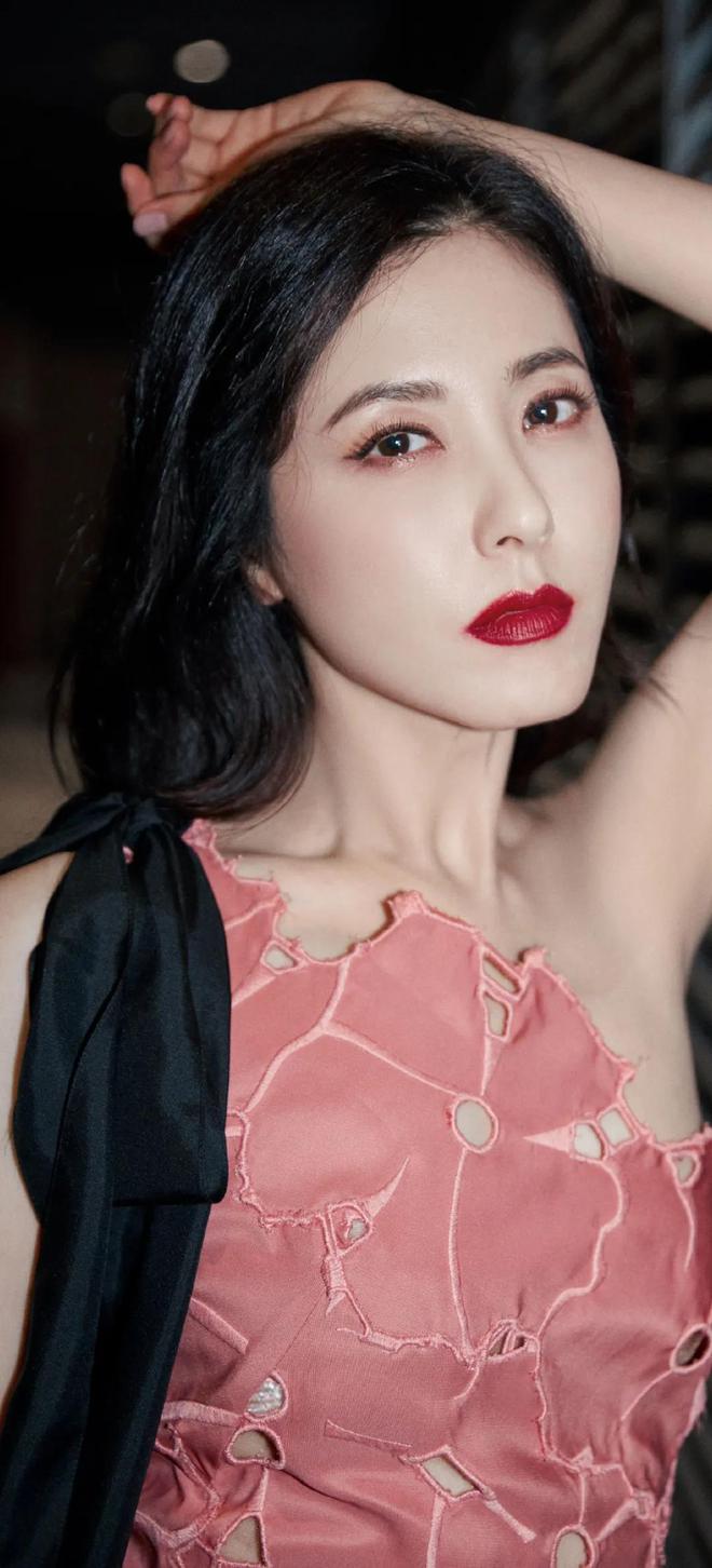 This time, the 47-year-old Zeng Li, who is "unmarried and infertile ...