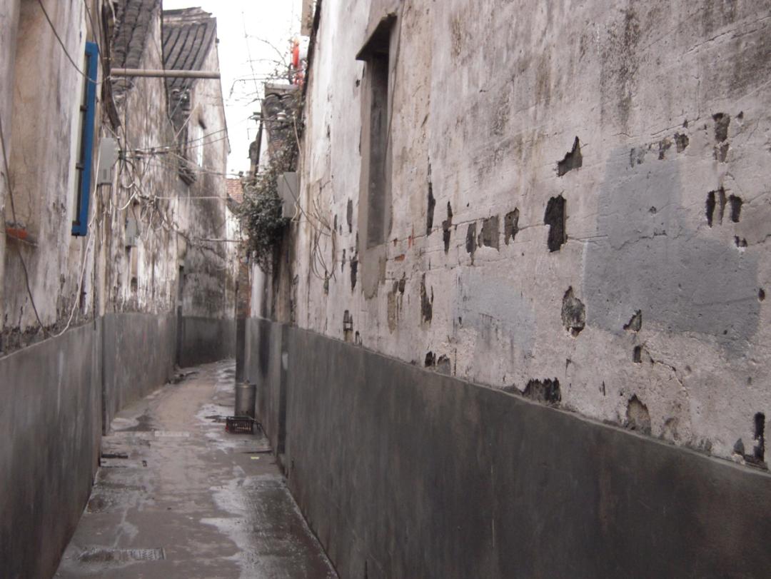 In the war of liberation, fierce street battles took place at the ...