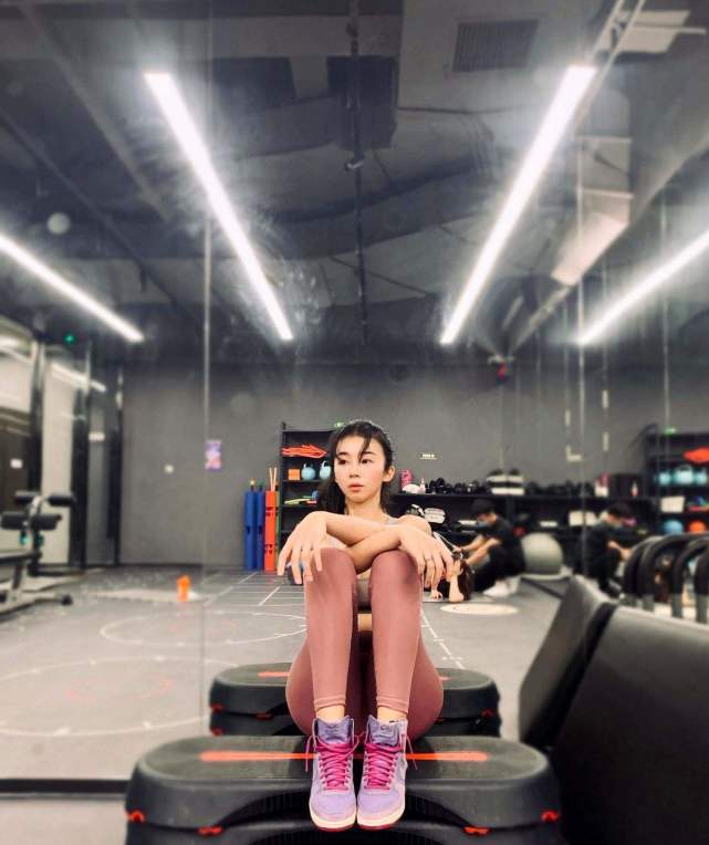 Remember the basketball beauty host Zhang Manyuan? - iNEWS