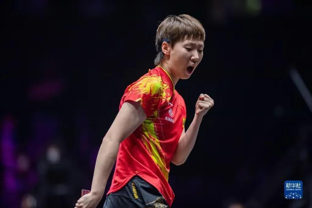 Wang Manyu, you look so pretty when you smile - iNEWS