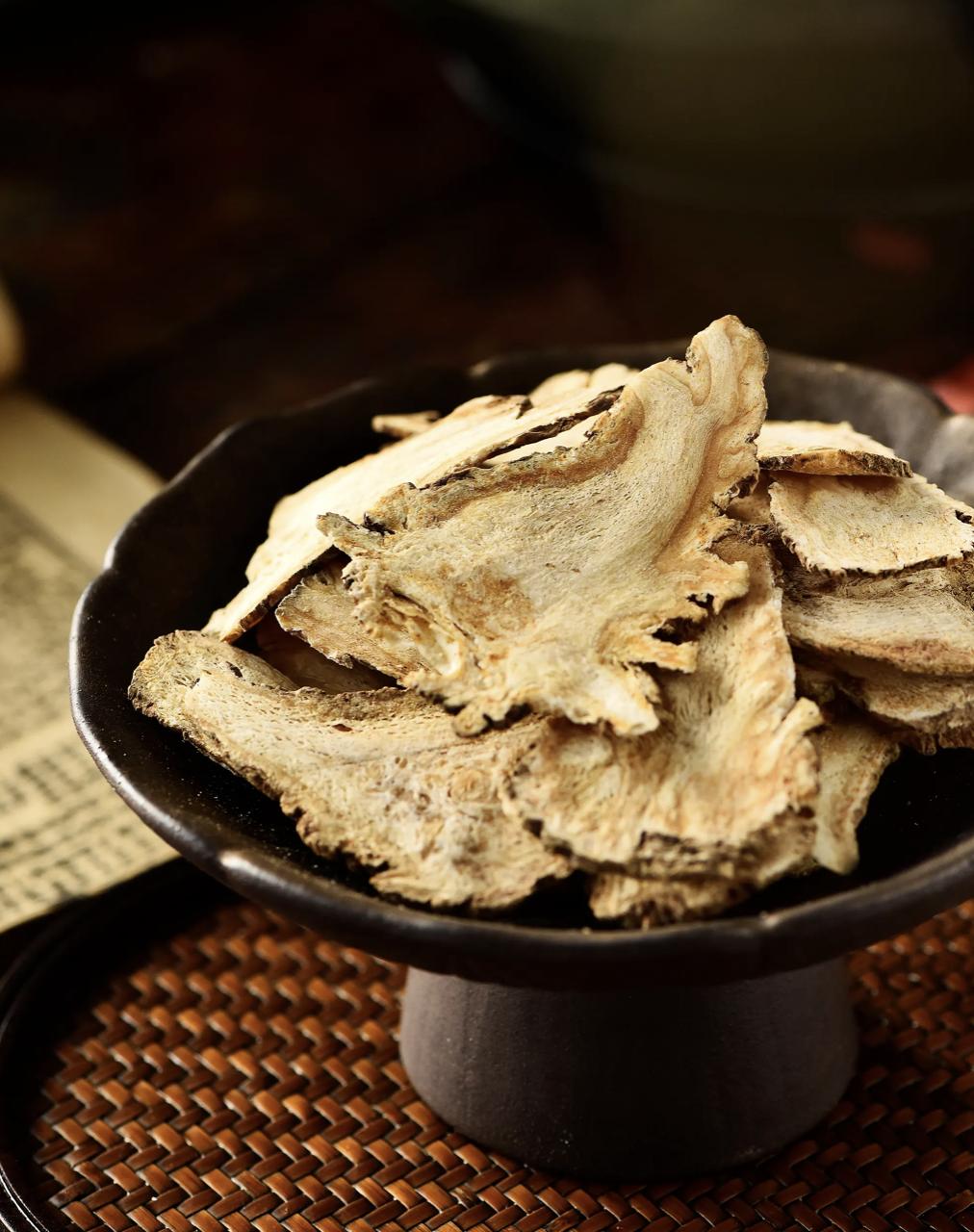 Traditional Chinese Medicine: Three herbs, stewed pig heart, soothe the ...