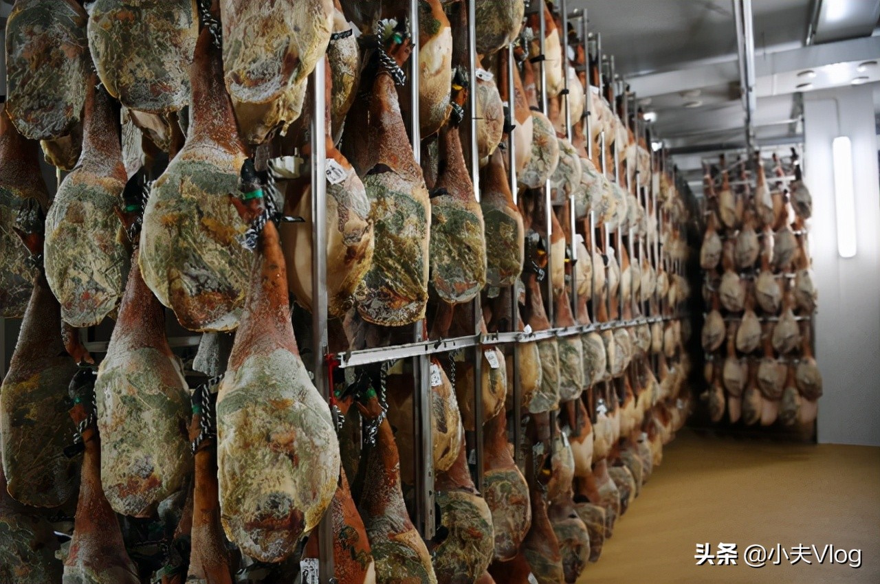 The most expensive ham in the world - Iberian black label ham - iNEWS