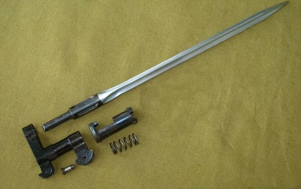 The brave man wins when they meet on a narrow road - the legend of the ...