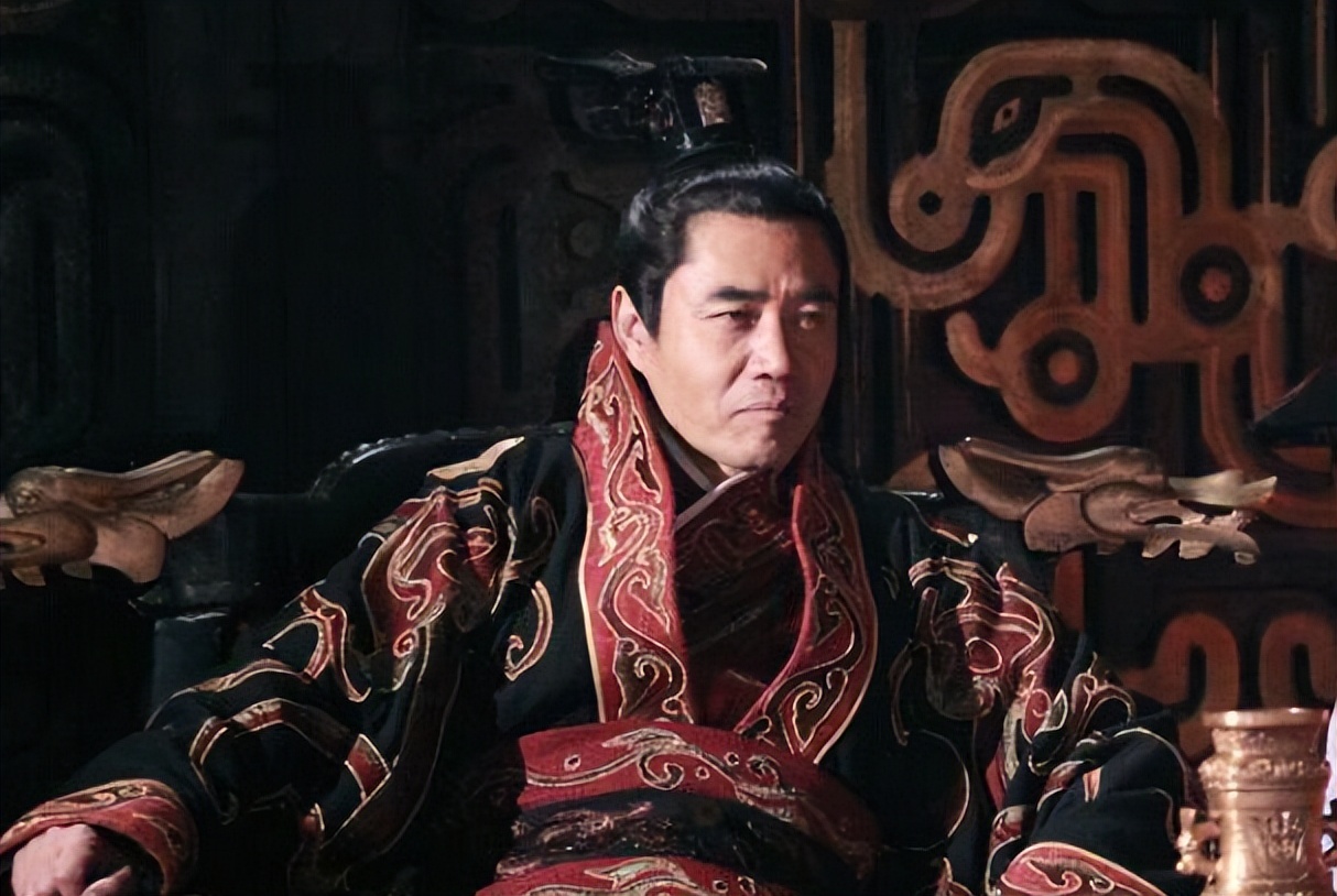 King Wei was so frightened that he turned pale, but Lord Xinling was ...