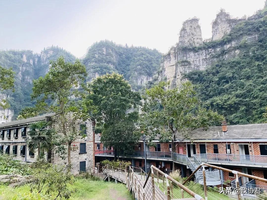 "time travelling!Take a look at the three-line construction heritage ...