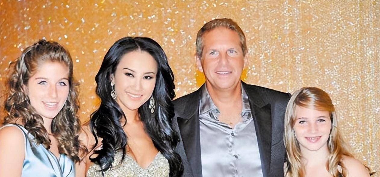 Coco Lee's husband set up a romantic personality. During the interview ...