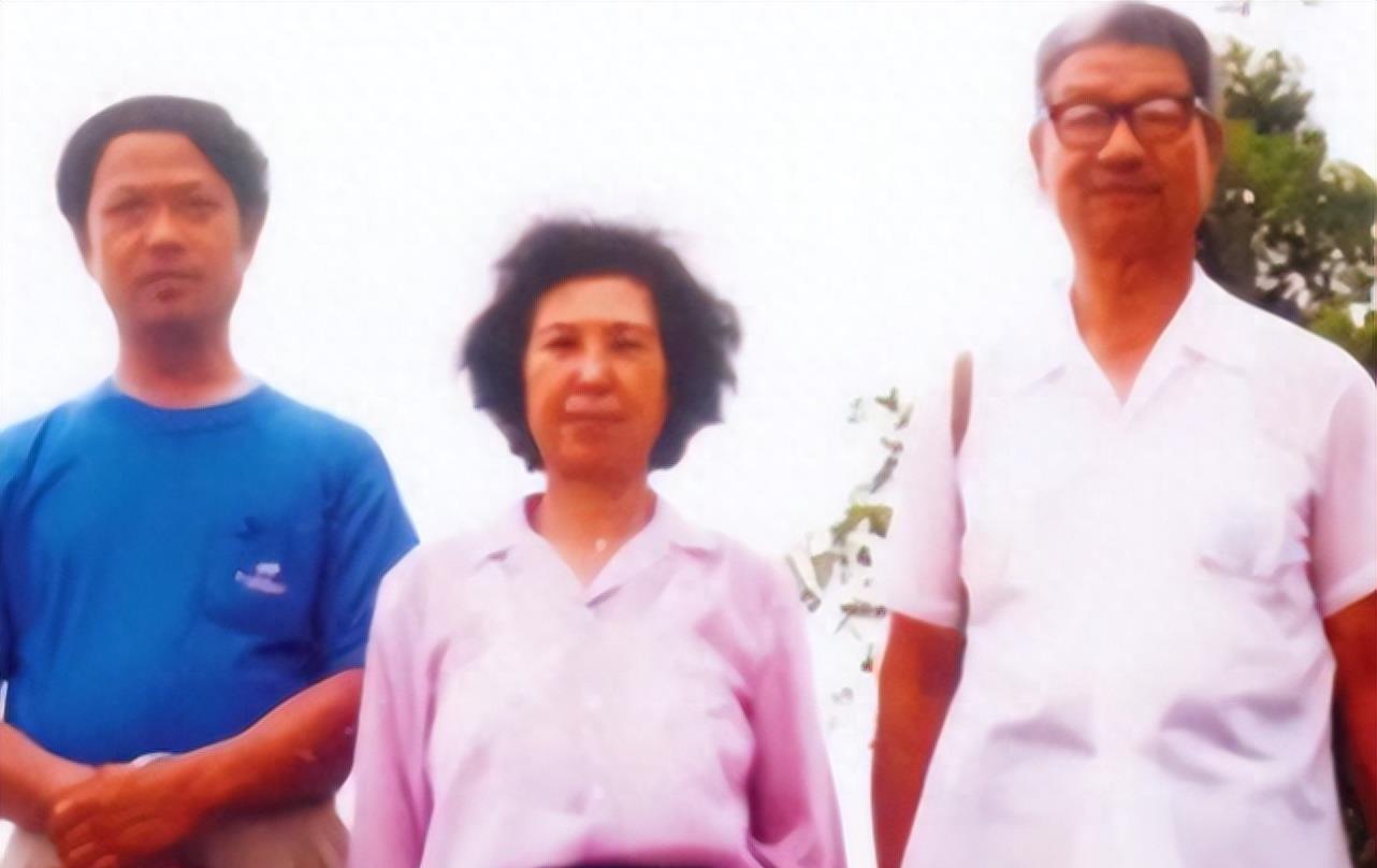 She divorced the emperor and devoted herself to the cause of the ...