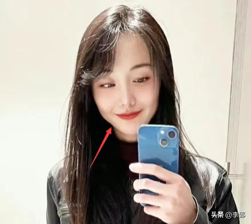 A recent photo of Zheng Shuang's haggardness was exposed, with obvious ...