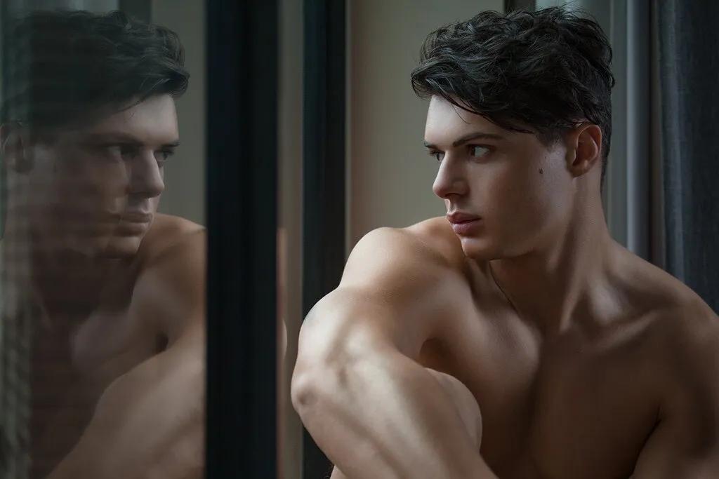 Dutch model fitness enthusiast handsome Ramon Schijns - iNEWS