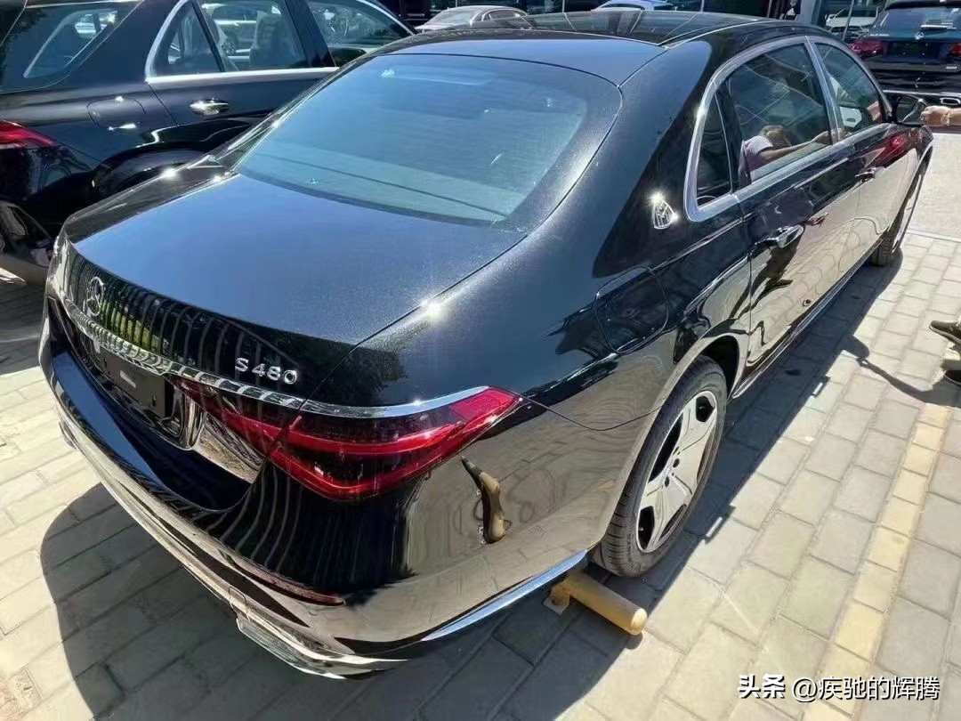 The same 3.0T engine, Audi A8L Horch version and Maybach S480, which car is more aggressive ...